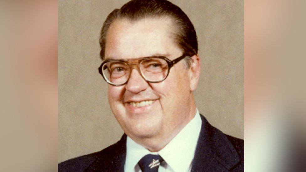 George Laurer, co-inventor of the barcode, dies at 94 - BBC News