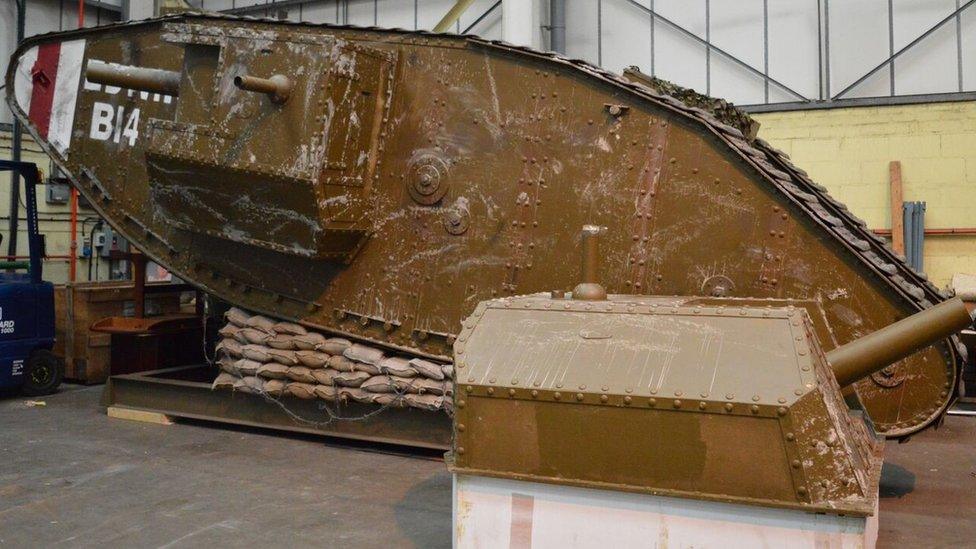 Hatfield House hosts WWI tanks 100 years after trials - BBC News