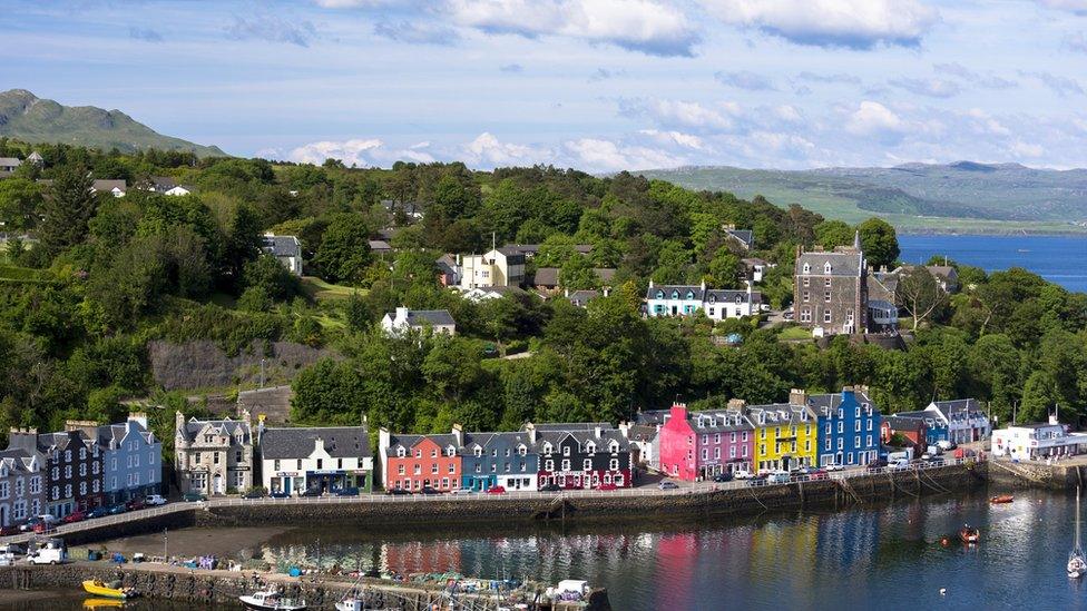 Is this Scotland's steepest street? - BBC News