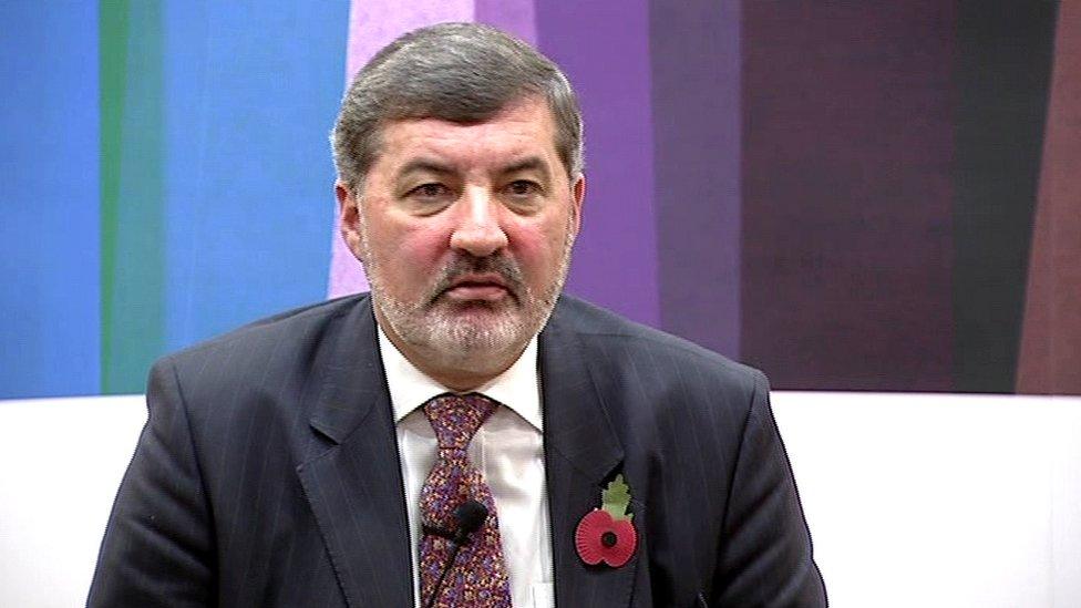 Ex-Assembly speaker Alderdice says Newton should resign - BBC News