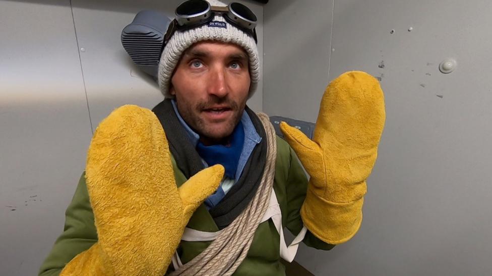 Devon twins to climb Himalayas comparing old kit with new - BBC News