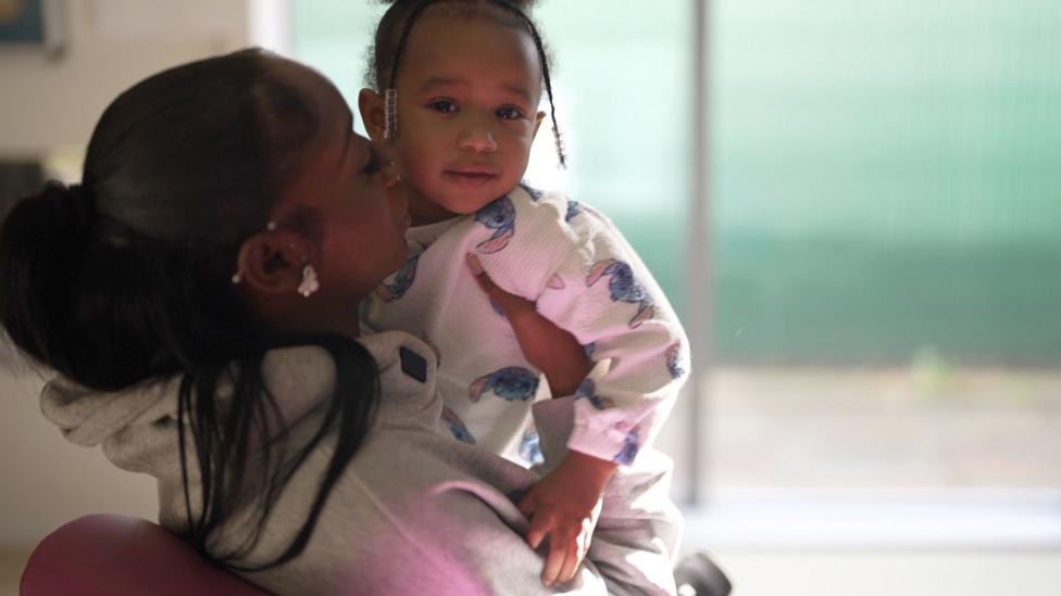 Young MumsAid: London charity helps young mothers thrive - BBC News