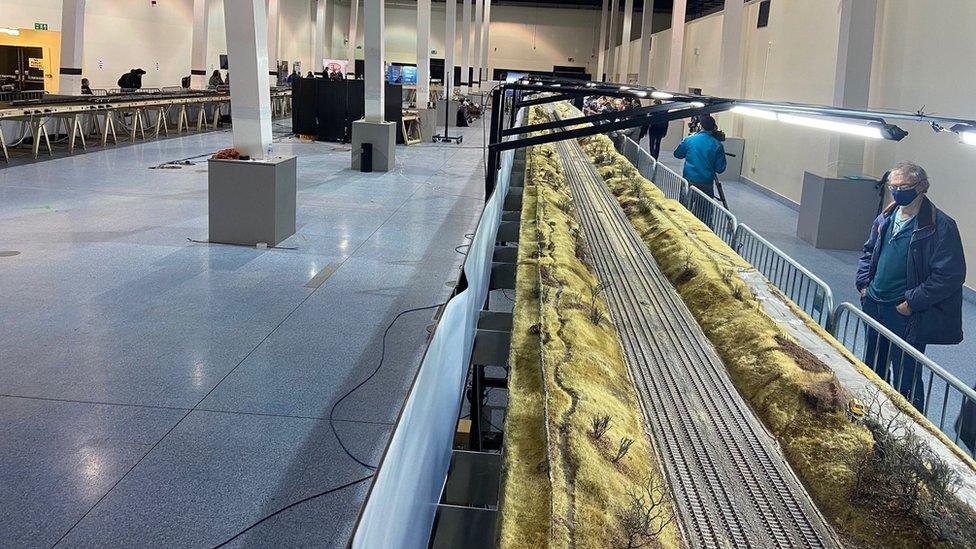 Huge Calder Valley model railway hidden from girlfriend unveiled - BBC News