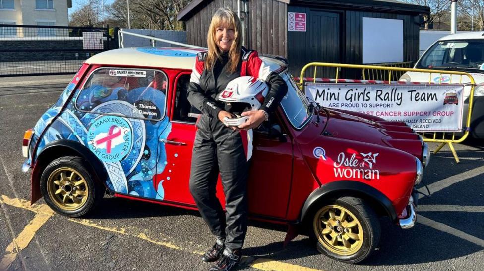 Woman takes on Manx Rally in memory of her mother - BBC News