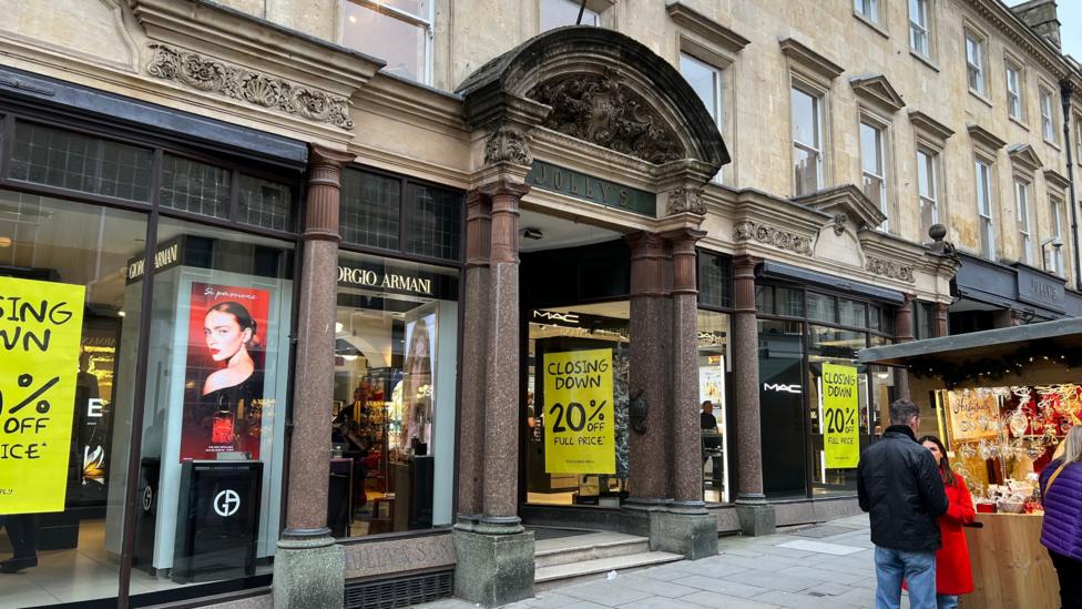 One of Europe's oldest department stores 'closing down' after 200 years ...
