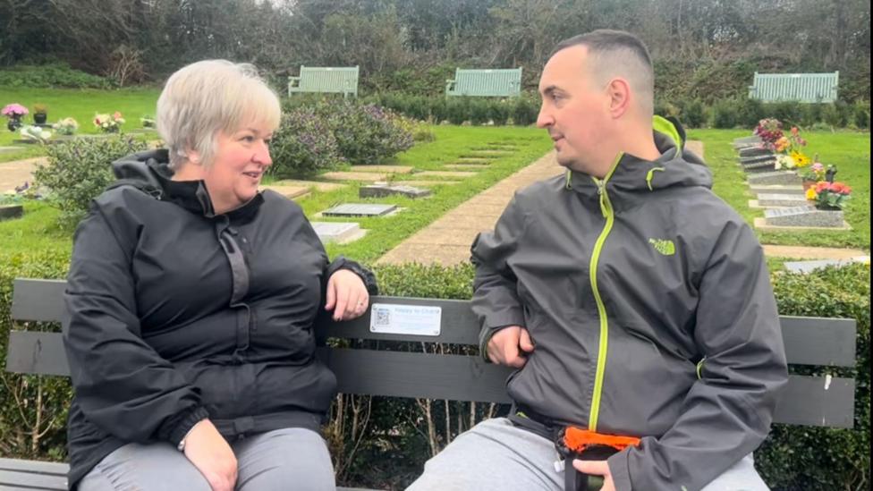 Saltash: 'Happy to chat' benches installed by town council - BBC News