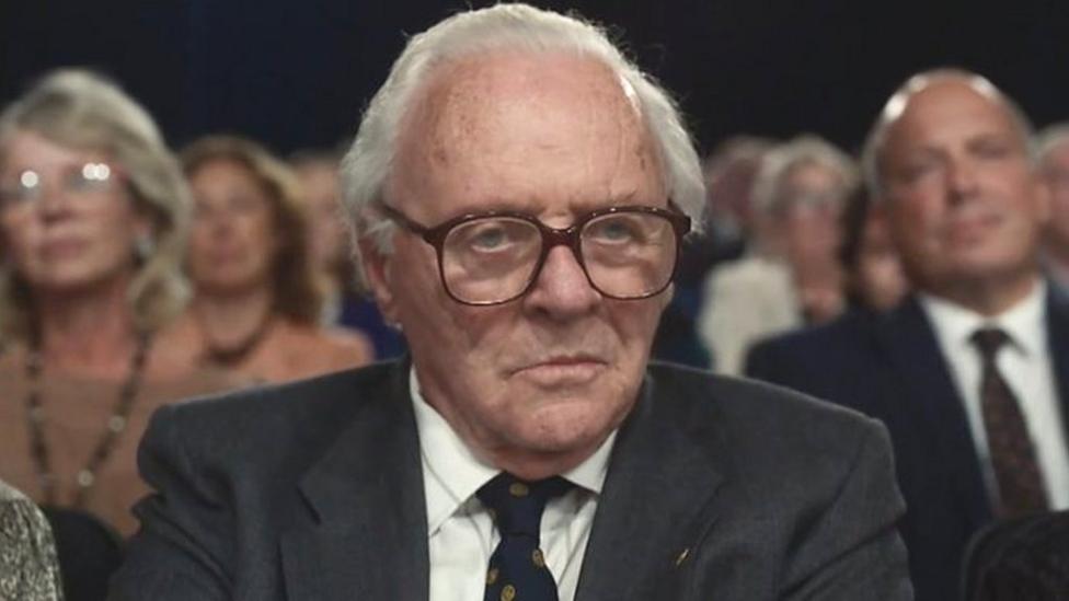 Anthony Hopkins, Jonathan Pryce banter about who's more Welsh - BBC News