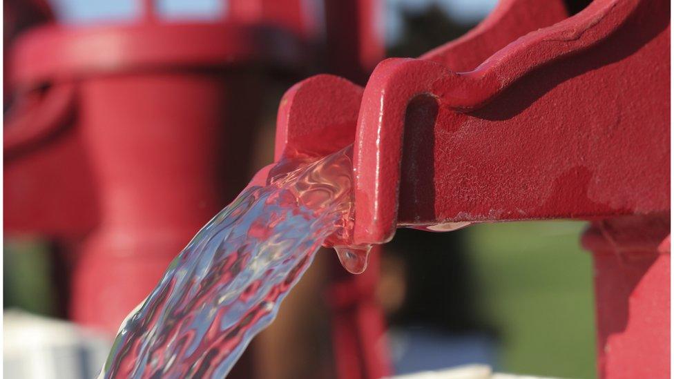 Earth's underground water quantified - BBC News