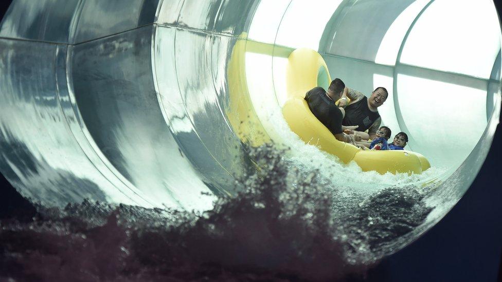 Plans lodged for water park and hotel on Basingstoke golf course - BBC News