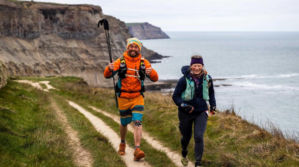 Northern Traverse: Runner makes 'friend for life' on 300km route - BBC News
