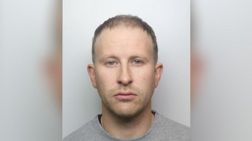 Woodley dance teacher sentenced for child sex offences - BBC News