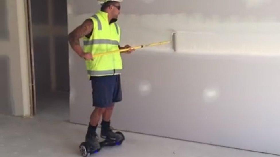 The Aussie 'tradesman' using his hoverboard to carry out work - BBC News