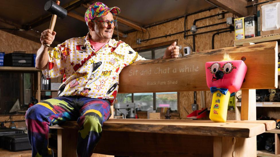 Timmy Mallett backing Men's Sheds bench chat initiative - BBC News