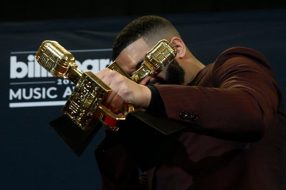 Week in pictures: 27 April - 3 May 2019 - BBC News