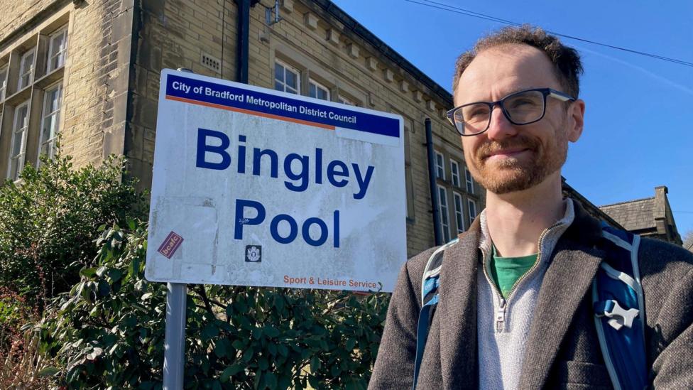 Petition to save Bingley Pool hits 2,500 mark - BBC News