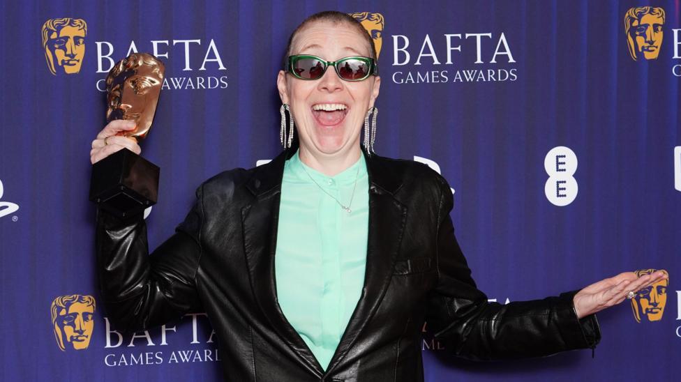 Karen Dunbar wins Bafta for Still Wakes the Deep video game role - BBC News