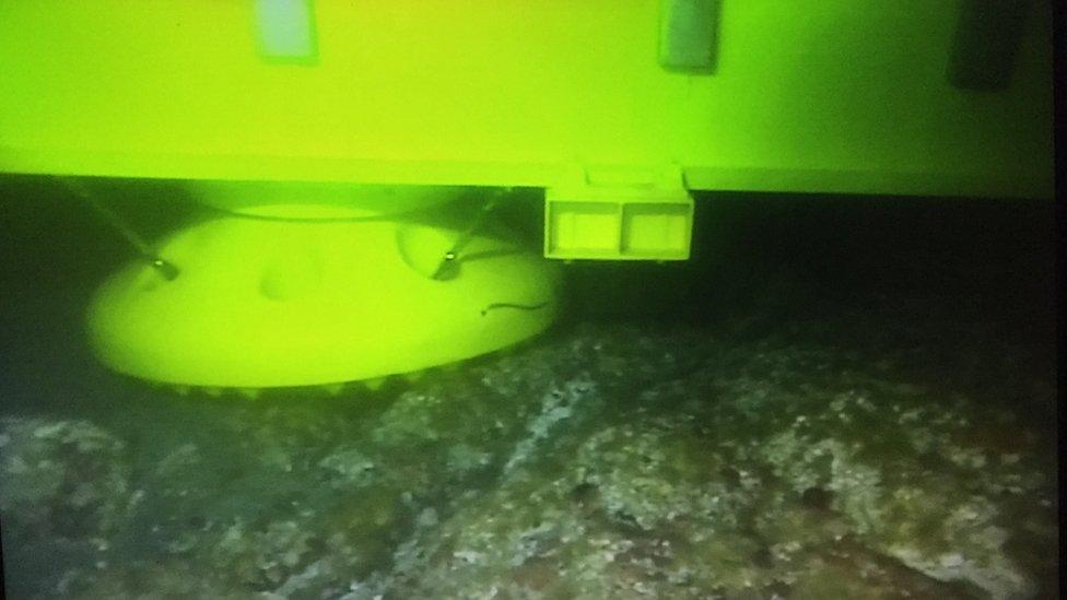 First electricity from tidal power scheme in Scotland - BBC News