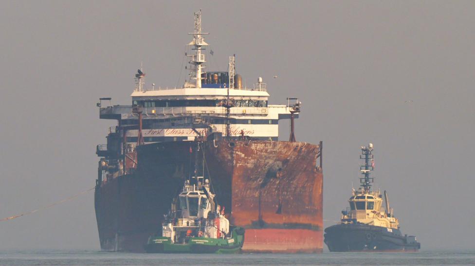 Damaged North Sea oil tanker draws shipwatchers to Great Yarmouth - BBC ...