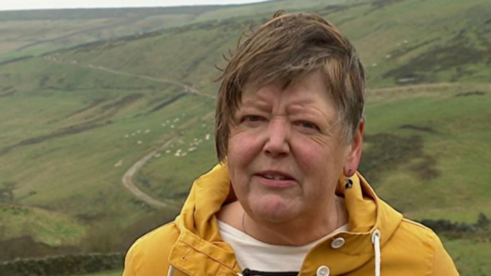 Walshaw Moor: Opposition over England's biggest wind farm plan - BBC News