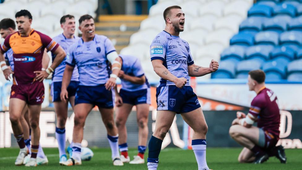 Super League: Huddersfield Giants 4-50 Hull KR - BBC Sport