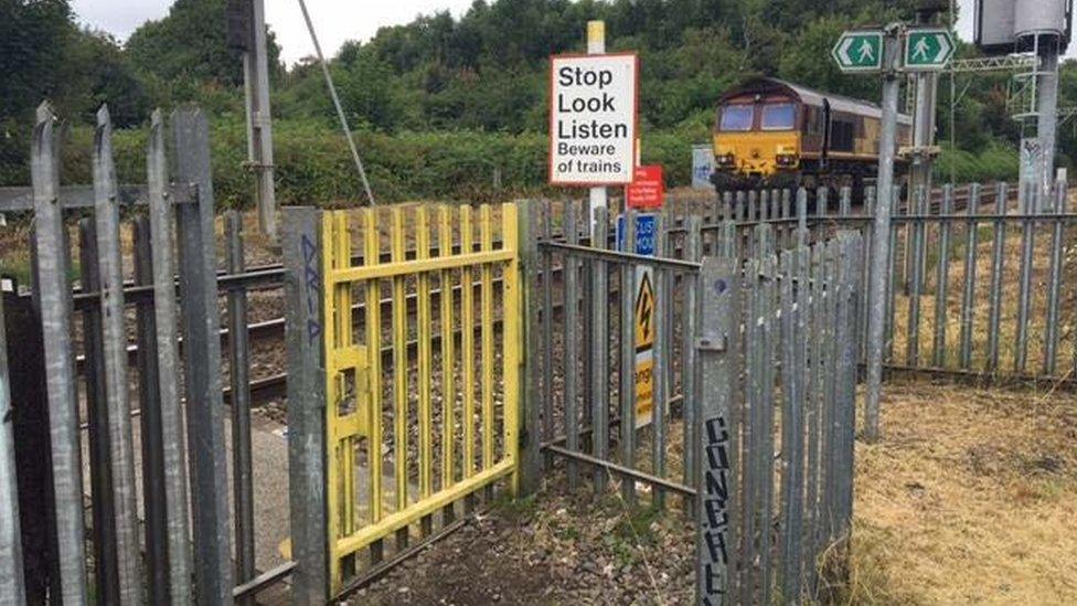 Walsall level crossing death: Tributes paid to Sarah Athersmith - BBC News