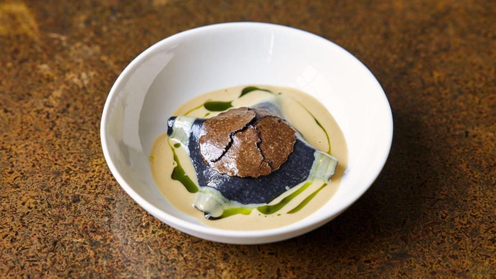 Michelin star restaurant in Cardiff 'amazing' says chef - BBC News