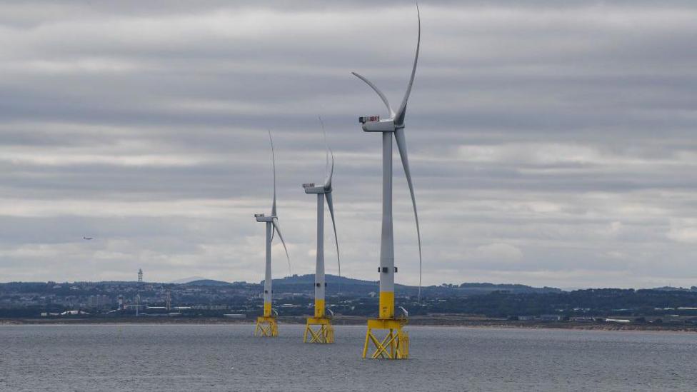 Wind farms in Port Talbot and Bristol 'hugely significant' - BBC News