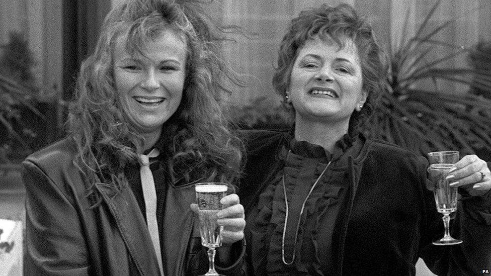 Brothel keeper Cynthia Payne dies - BBC News