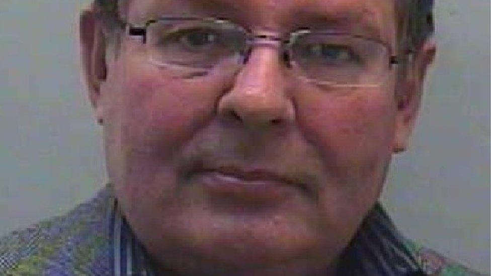Devon solicitor Simon Armitage stole £430,000 from dead clients - BBC News