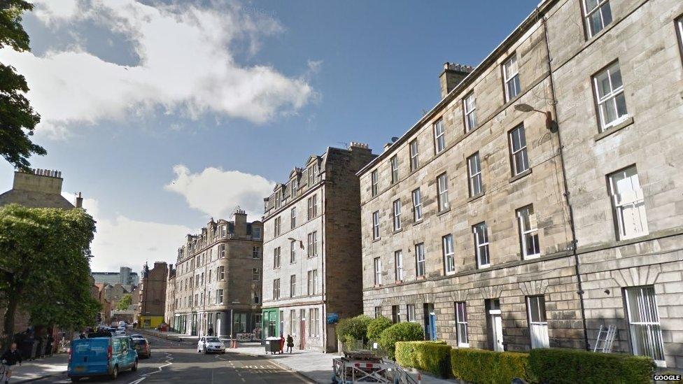 Four people rescued from flats fire in Edinburgh - BBC News