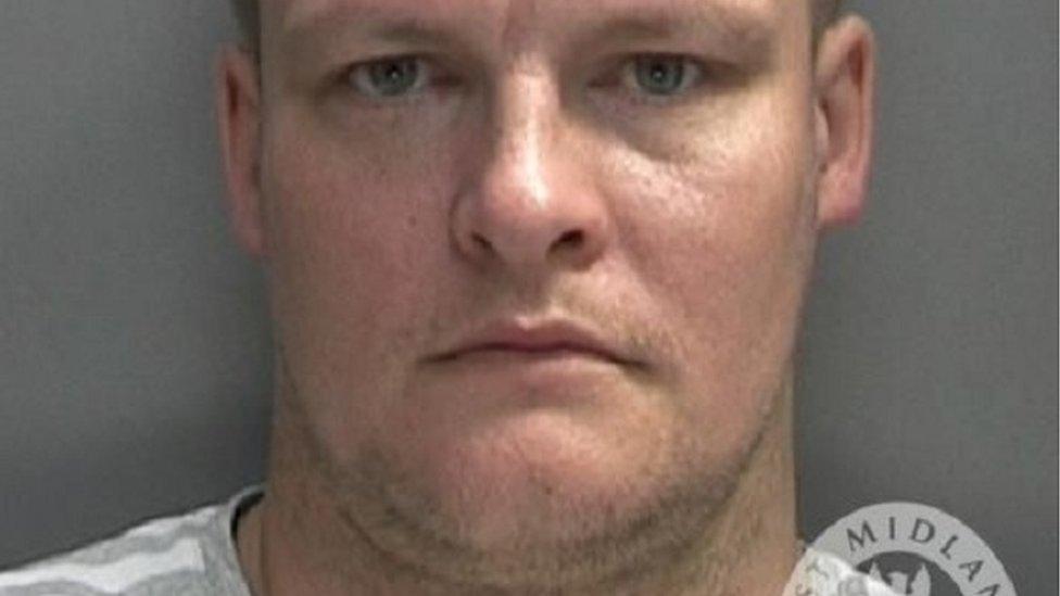 Wolverhampton fraudster posed as jockey to steal cash - BBC News