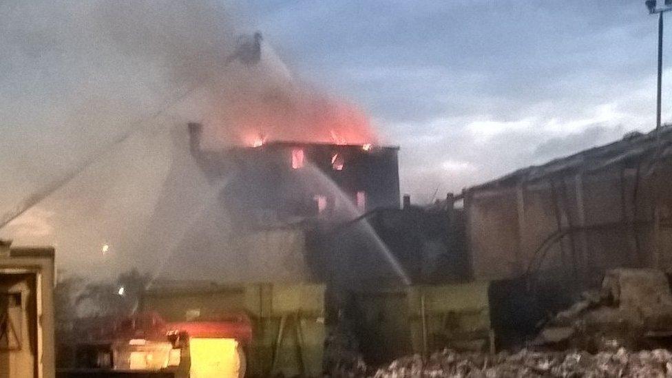 Greenwich blaze: Police investigating Studio 338 nightclub fire - BBC News