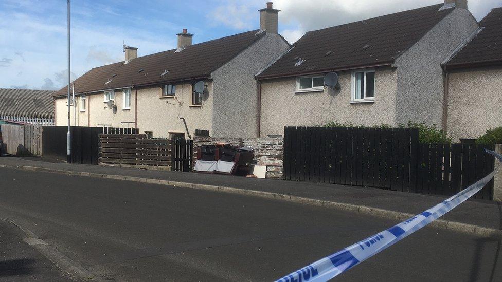 Derry pipe bomb: Mum's disgust as boy picks up device - BBC News