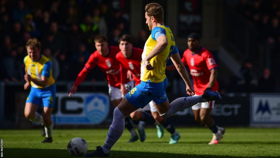 Devon fans unite to cheer Torquay United to precious victory in bid to ...