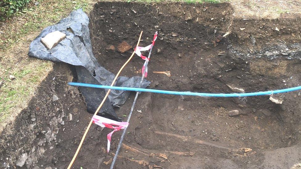 St Patrick's dig finds 'medieval burial site' - BBC News
