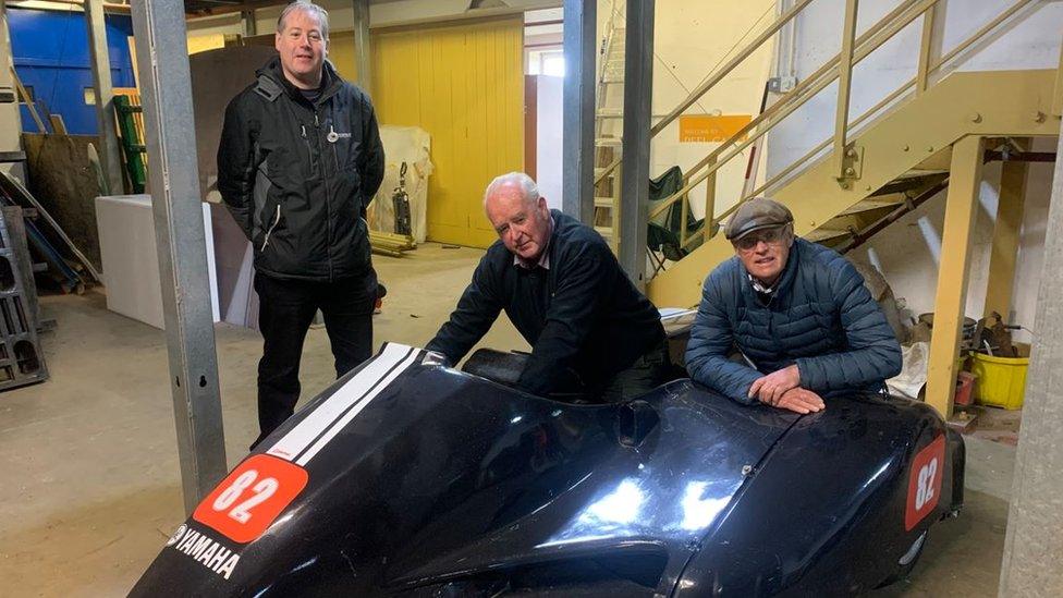 Isle of Man TT: Refurbished sidecar to feature in new gallery - BBC News