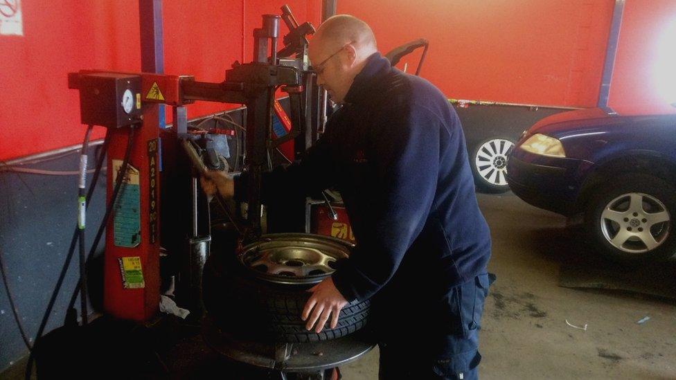 The EU border debate shadowed by history - BBC News