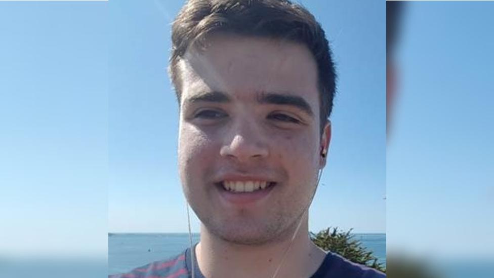 Pair who murdered man after 'petty row' in Wythenshawe jailed - BBC News