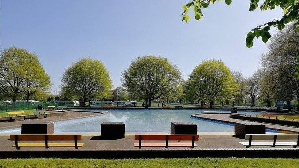 Popular riverside paddling pool set to reopen in Nottingham - BBC News