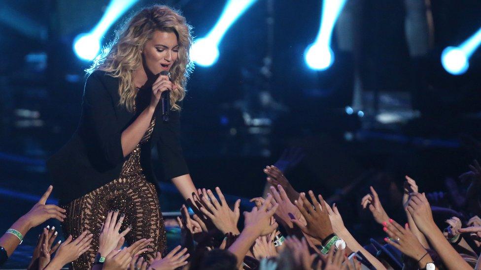Tori Kelly: YouTube pop star comes of age - BBC News