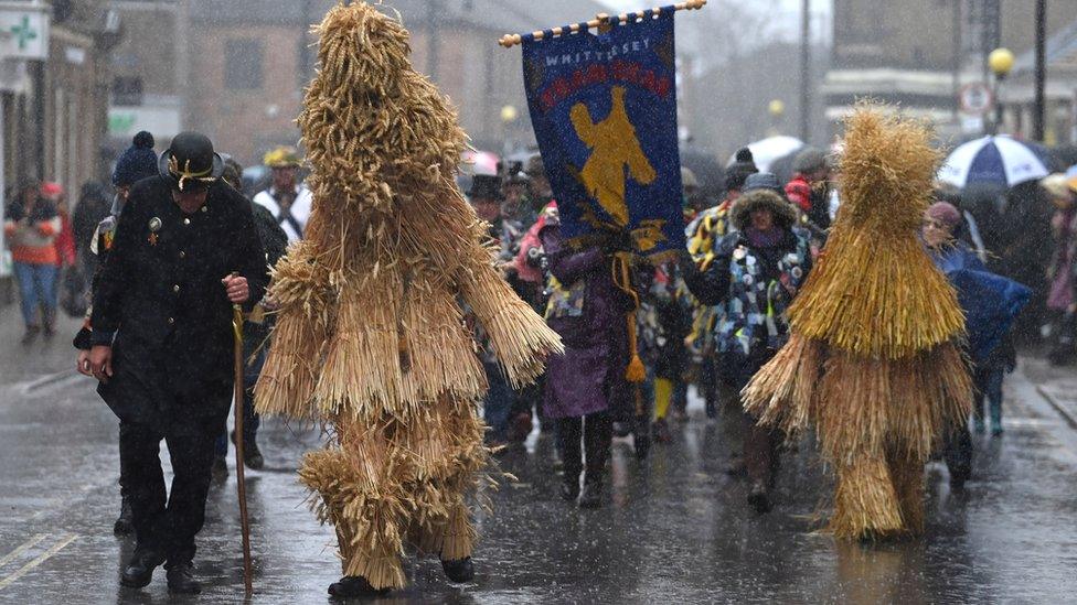 Straw Bear Festival: Traditional English festival returns - BBC Newsround