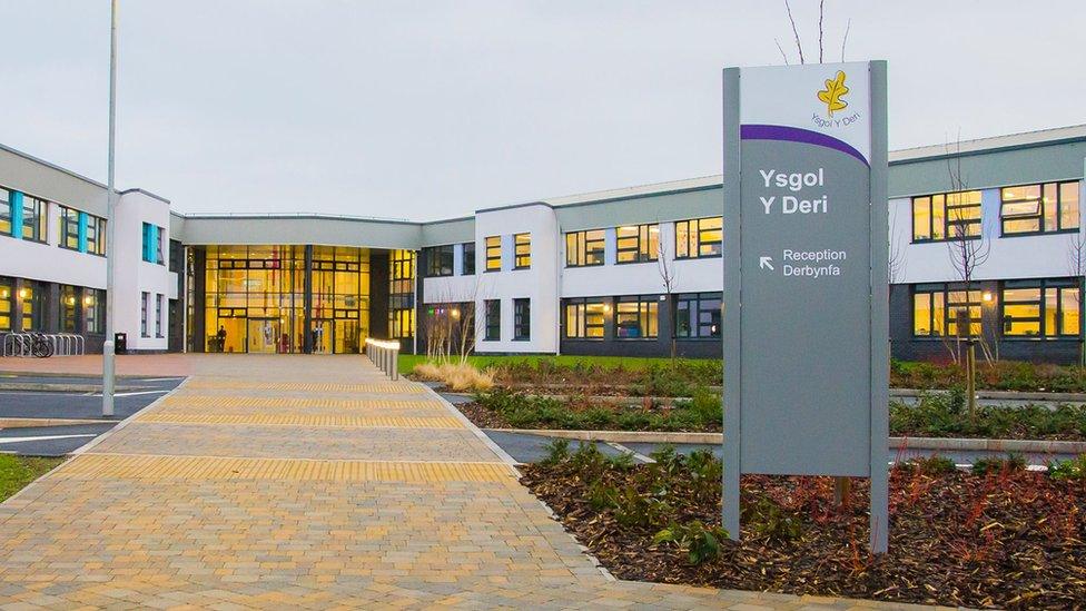 Ysgol Y Deri teacher suspended over unsupervised pupils - BBC News
