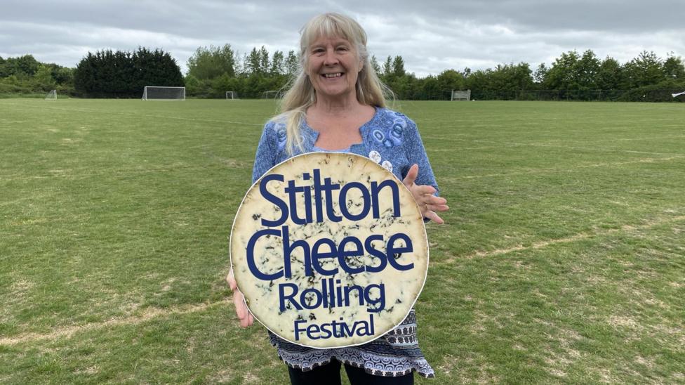 Village of Stilton hosts historical cheese rolling festival - BBC News