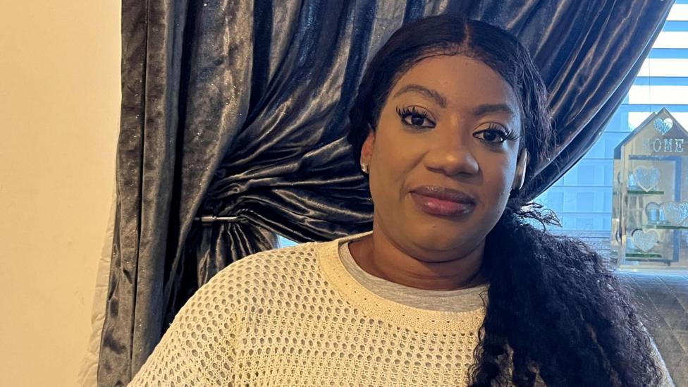 Luton woman can remain in UK after deportation fears - BBC News