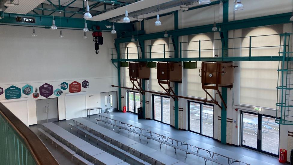 Photo project to mark Rugby Radio Station's 100th year - BBC News