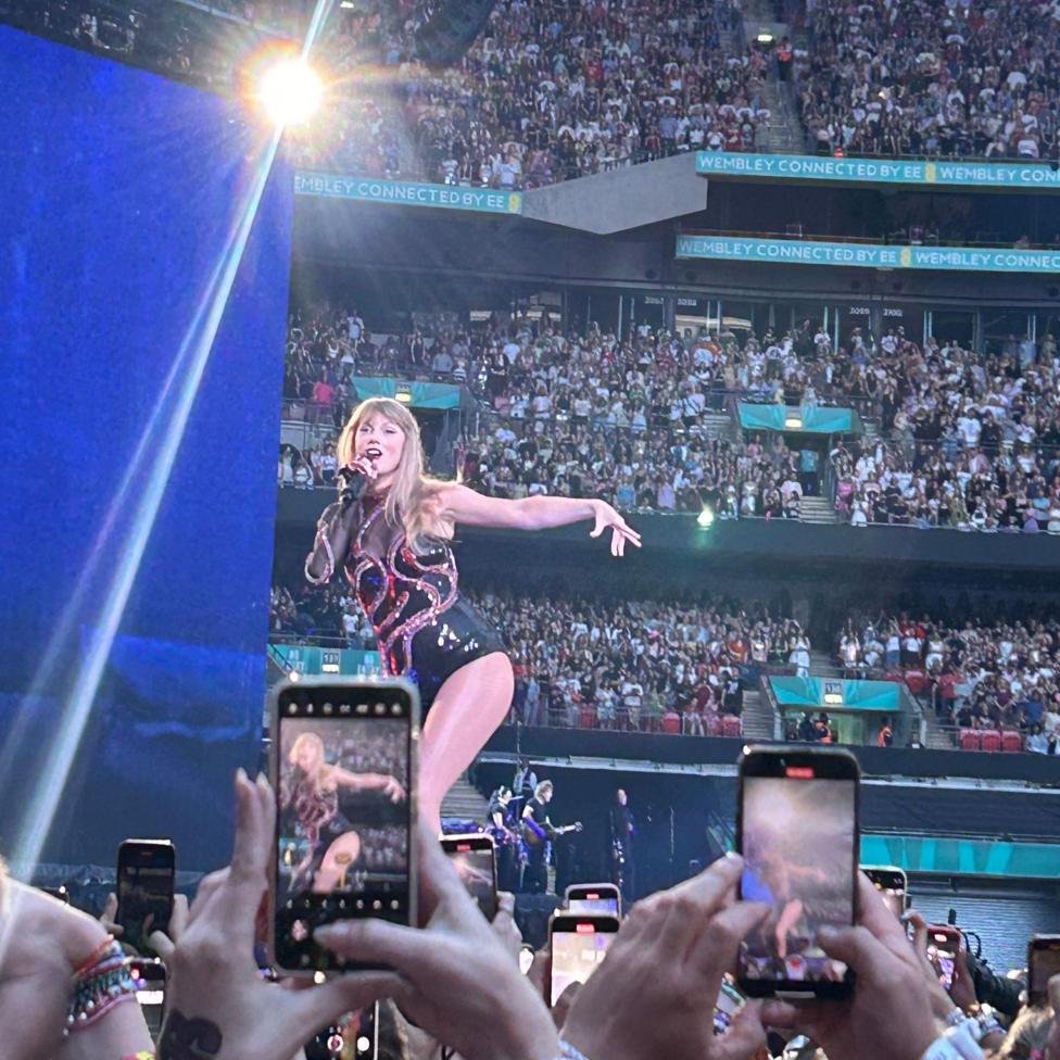 Taylor Swift breaks Wembley record and sings So Long, London as UK tour ...