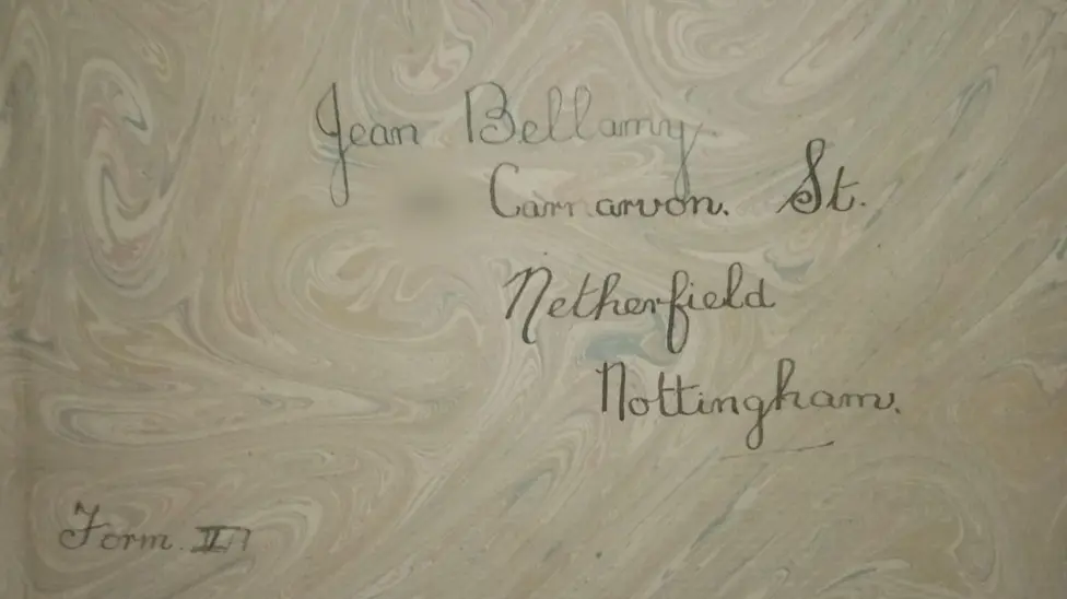 'I didn't know my mum's 1940s notebook existed' - BBC News