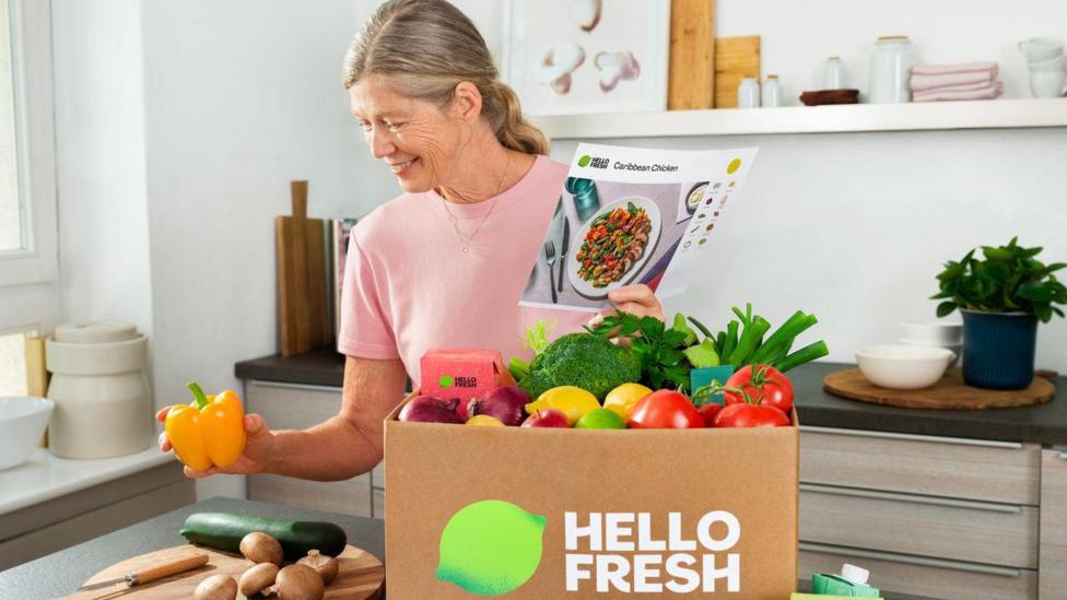 Nuneaton: HelloFresh dismisses staff amid toilet break row - BBC News