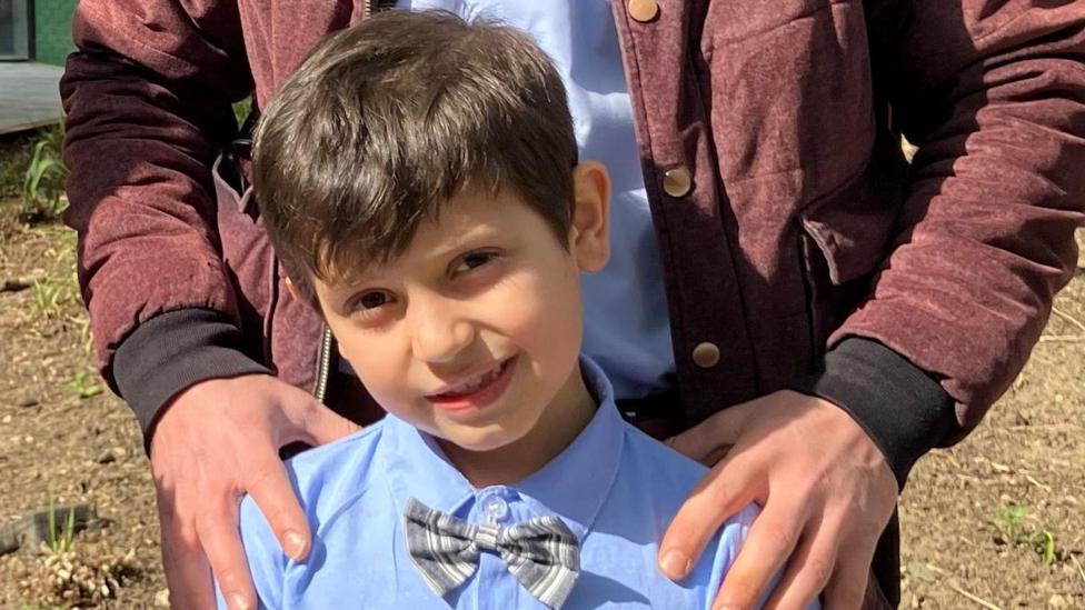 Southwark Council to close two schools over falling school rolls - BBC News