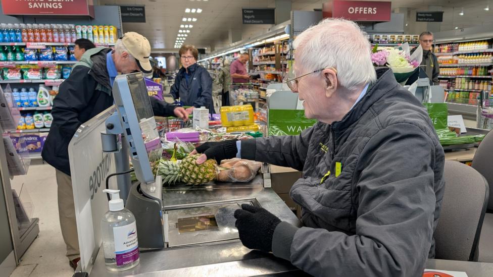 Devon Waitrose worker, 94, has no plans to retire - BBC News